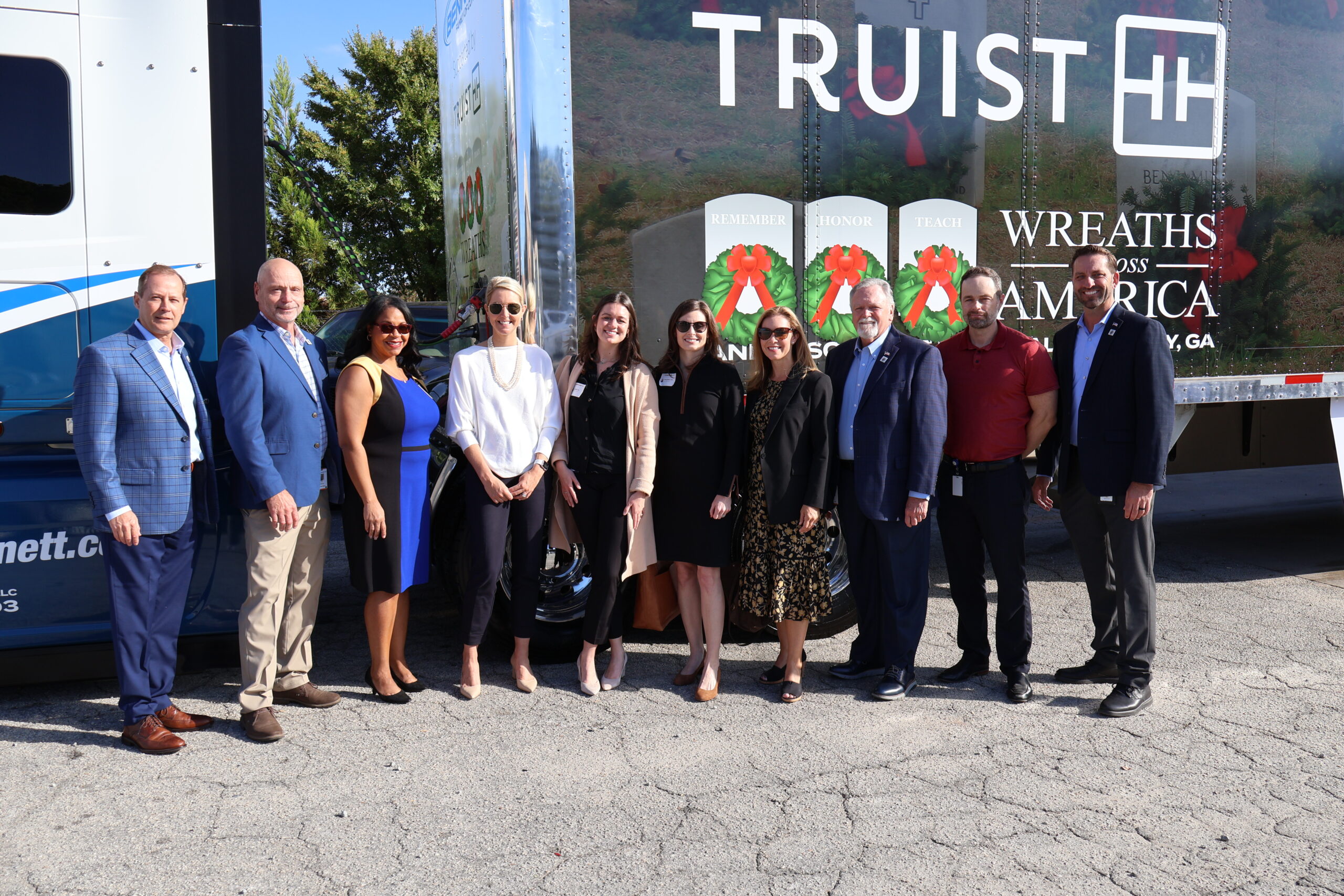 Truist Partners With Bennett to Support Wreaths Across America ...
